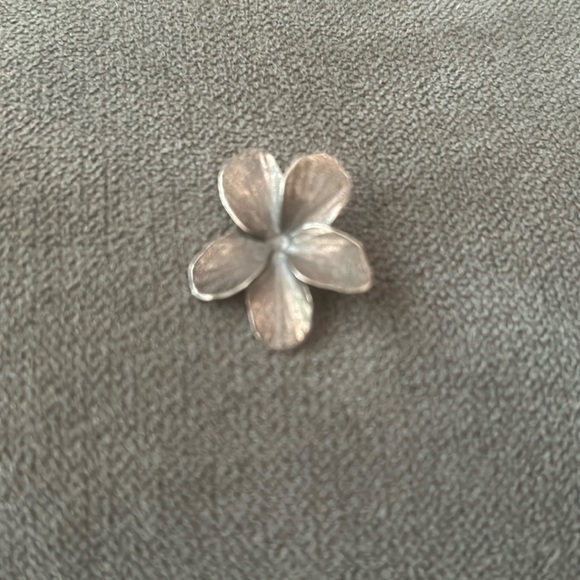 Jewelry | Silver Flower Pin | Poshmark